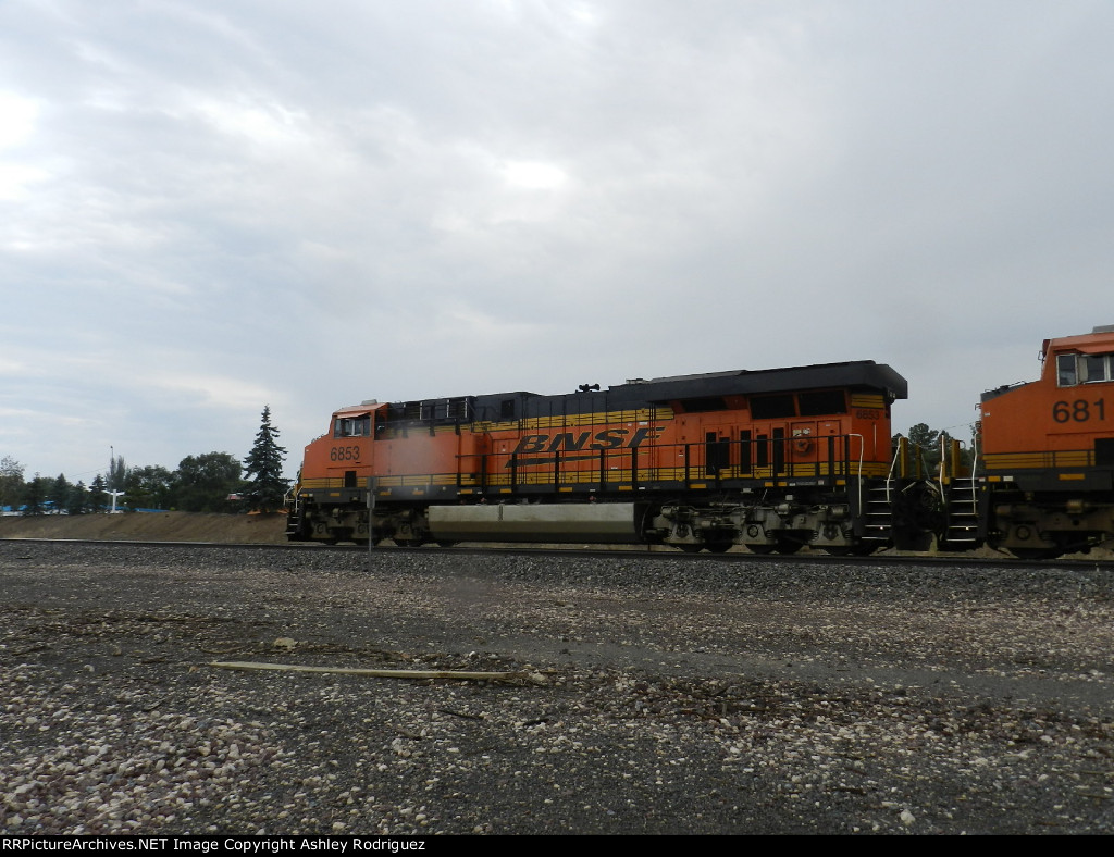 BNSF 6853
